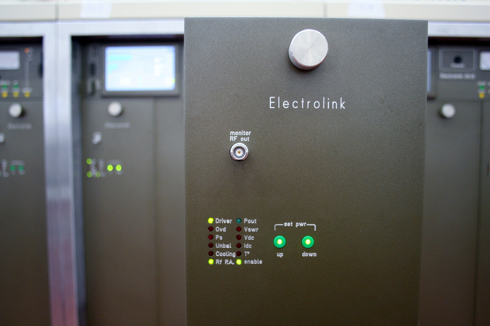 UHF TV TRANSMITTERS - Electrolink